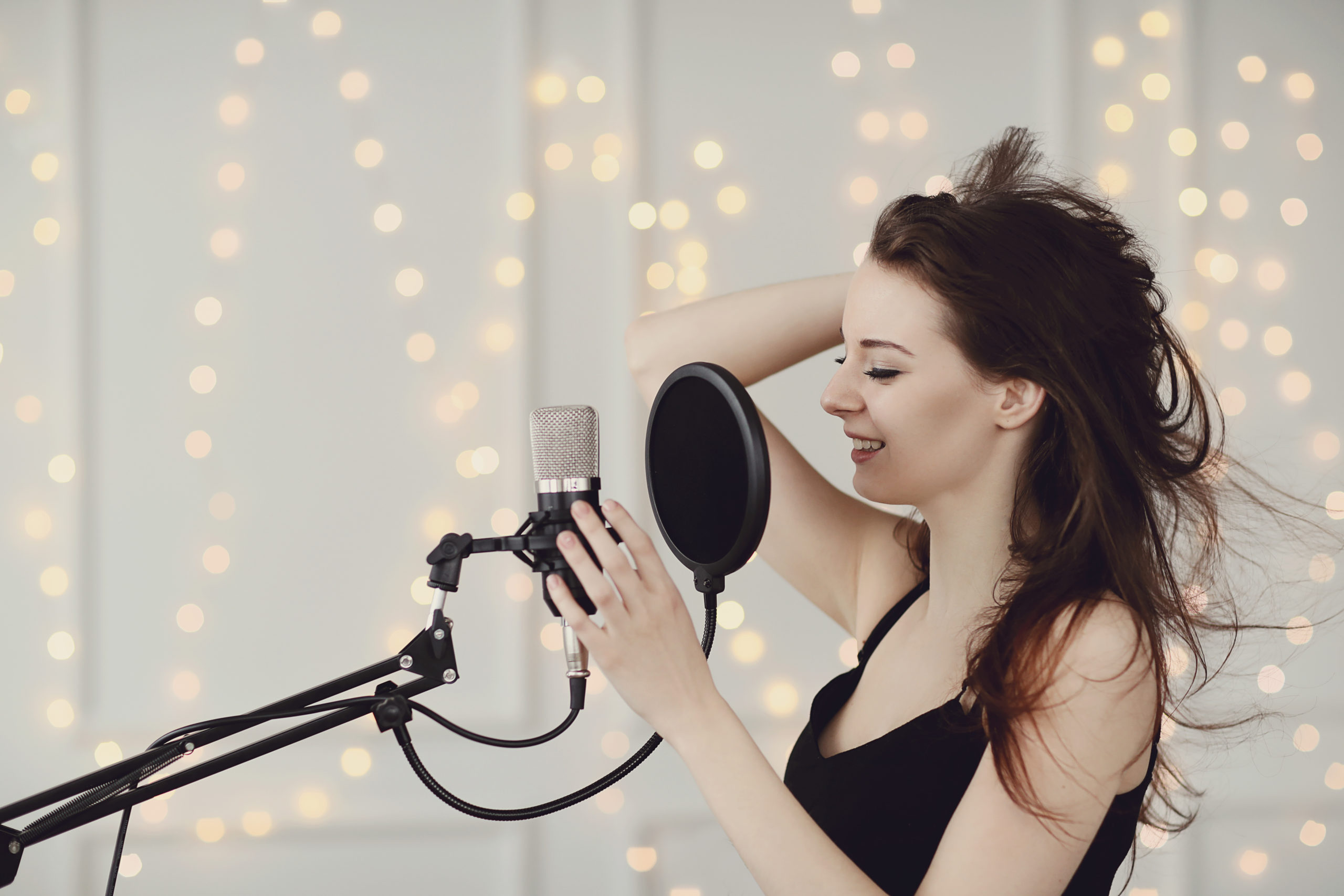 歌手になりたい人募集 - FELICE ENTERTAINMENTのサイト